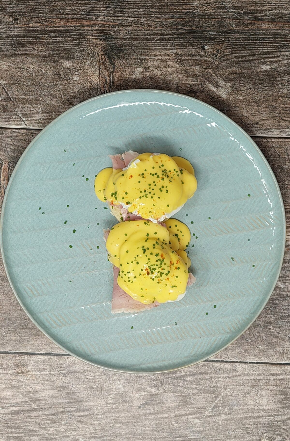 Eggs Benedict with Ham and Hollandaise - Sykes House Farm